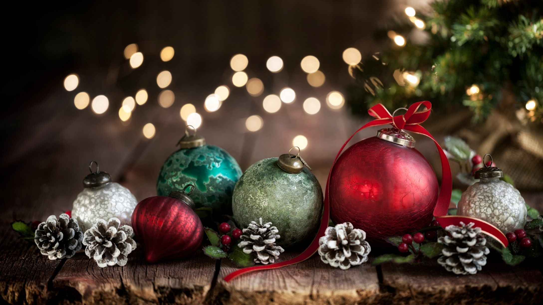 These 10 Christmas Ornaments Are Too Great Not To Add To Your Tree ...