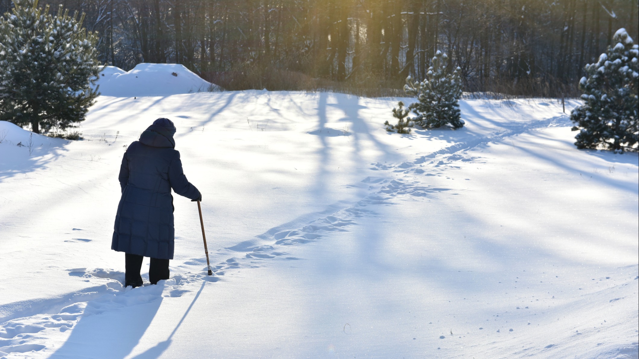 Man Helped Elderly Blind Woman In The Snow, The Reason Why Will Touch ...