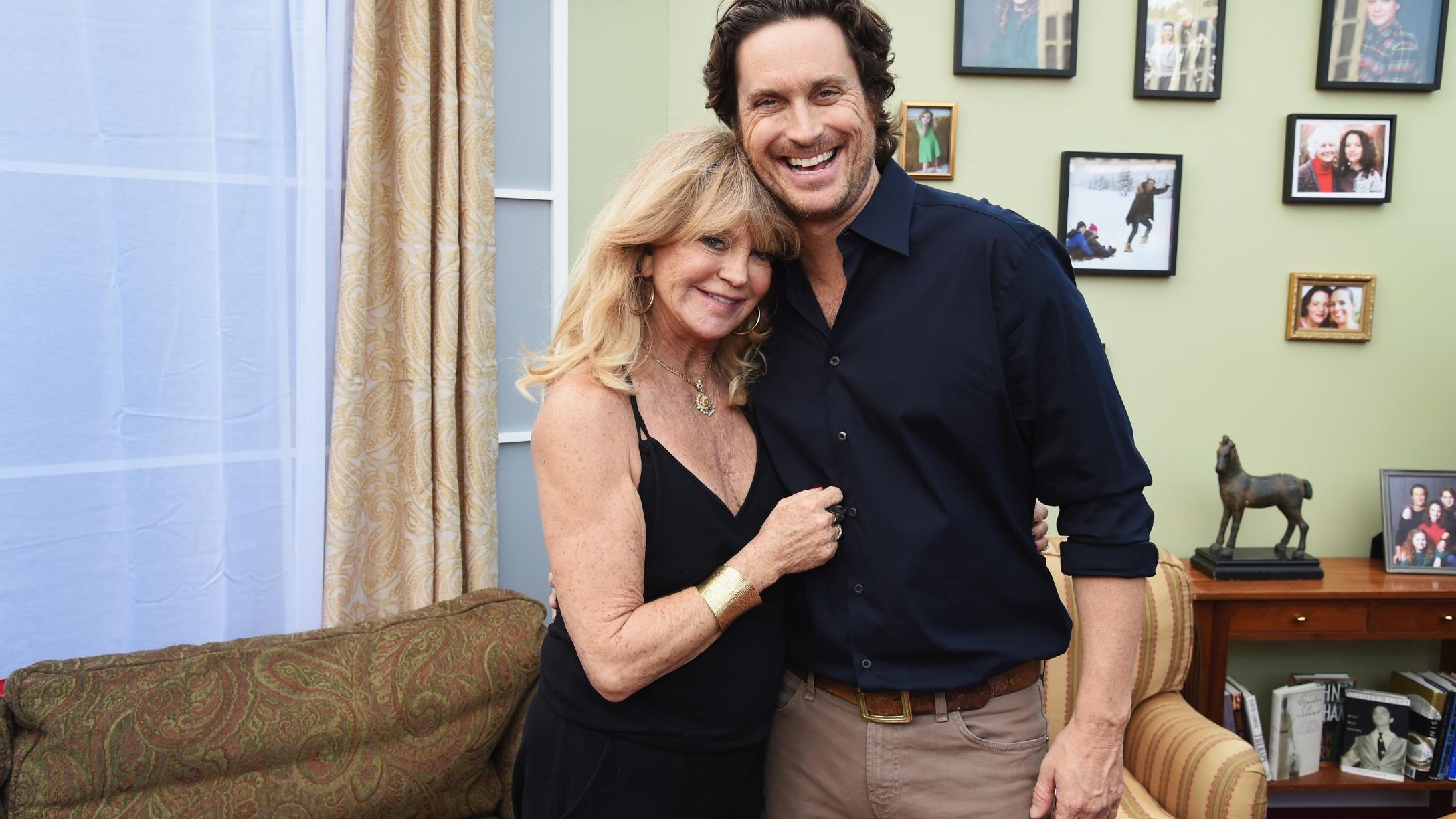 Oliver Hudson And His Family Love Temporarily Moving In With Goldie ...