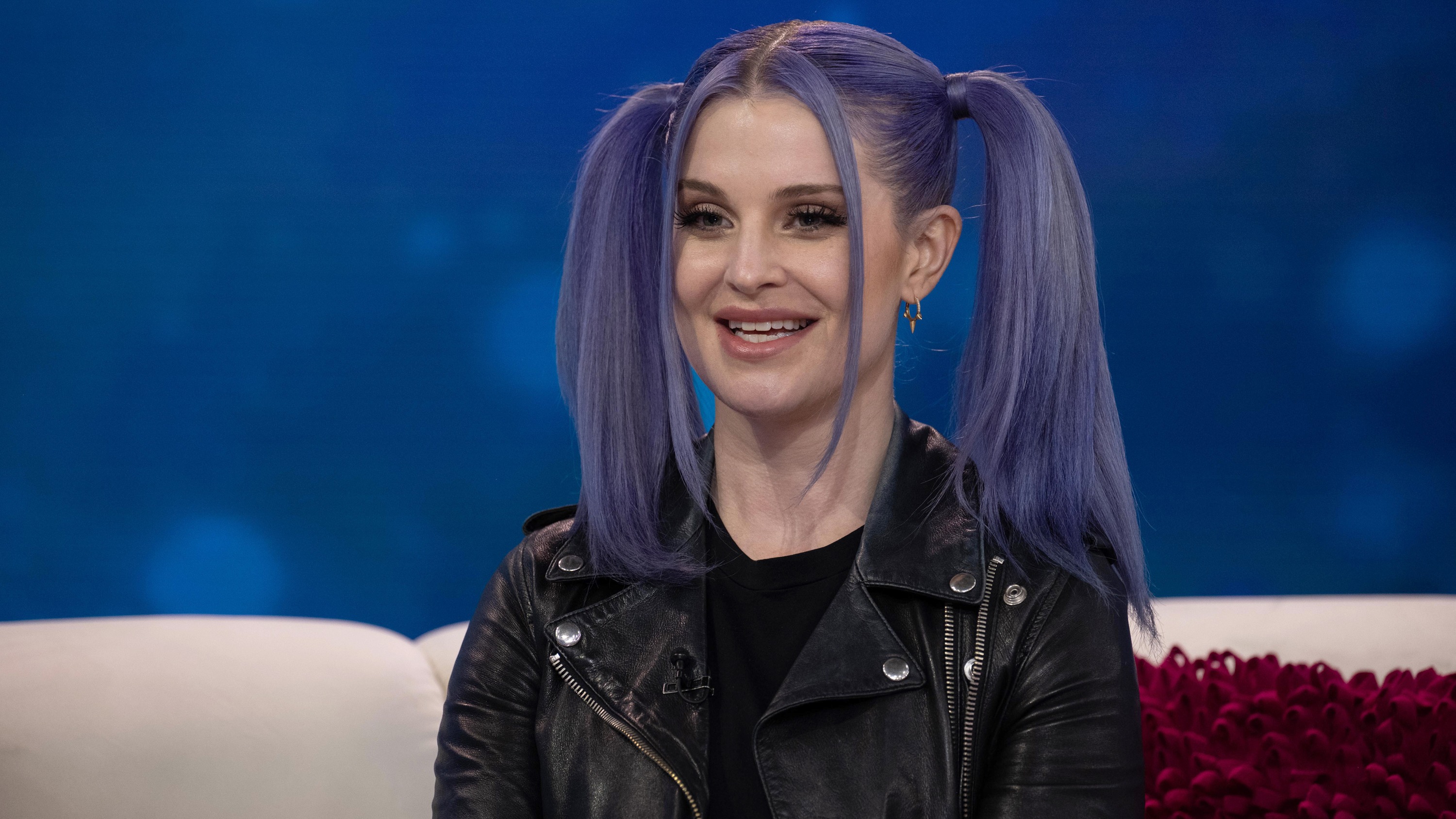 All Kelly Osbourne Wants For Christmas Is ... Plastic Surgery ...