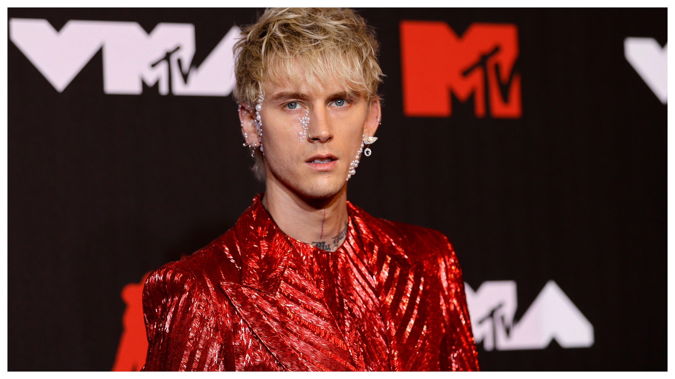 Machine Gun Kelly Reveals He Attempted Suicide In 2020 | LittleThings.com