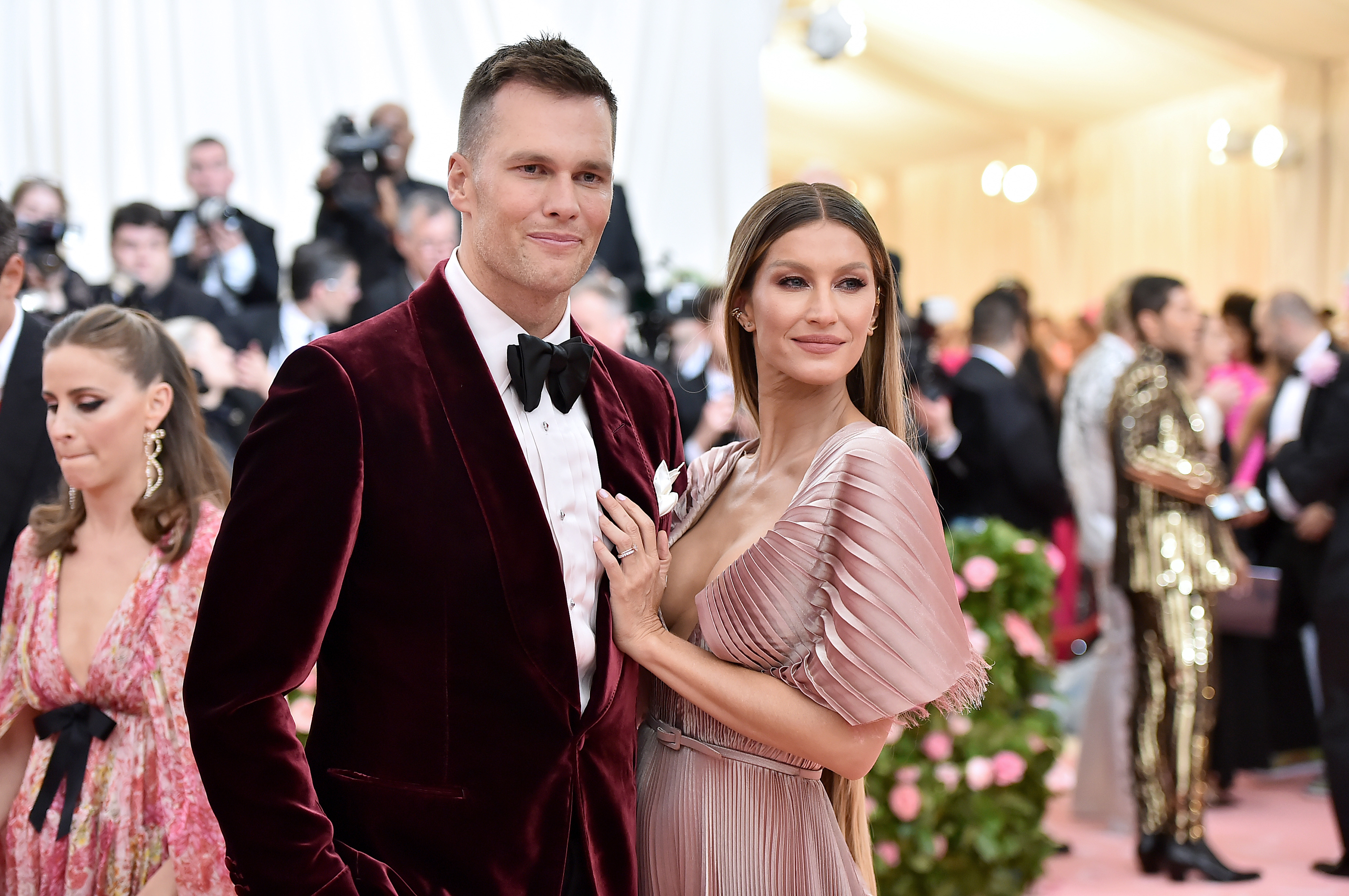 Gisele Bündchen Left A Comment Tom Brady's Instagram Post, Following ...