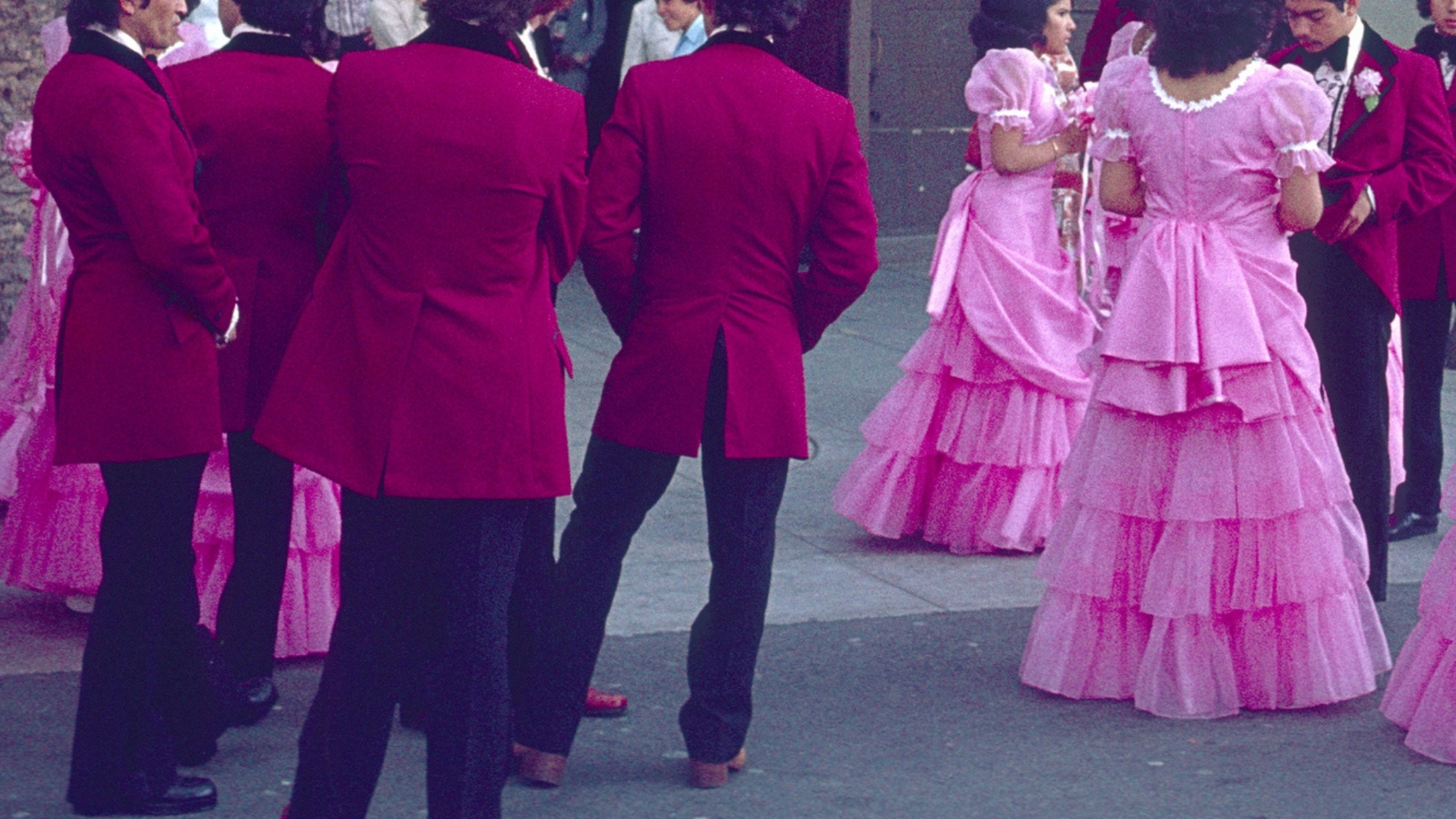 Couple Celebrating Their 50th Wedding Anniversary Recreate Their 1971 ...