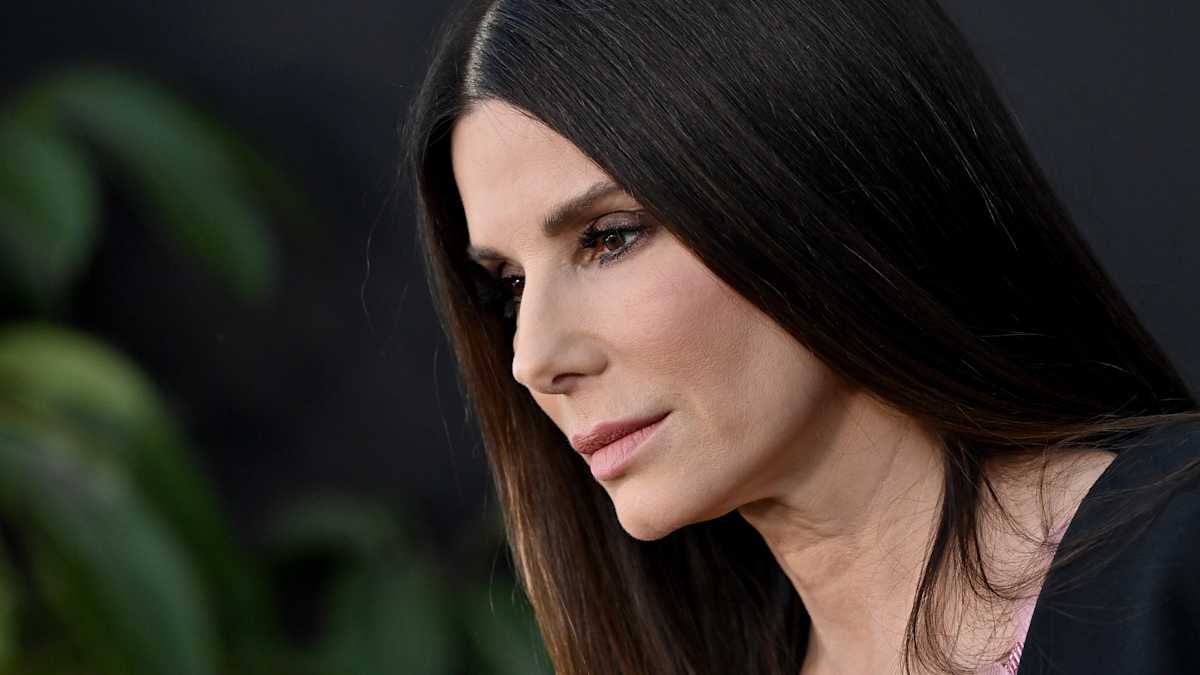 Sandra Bullock's Partner Dies At 57 After Three-Year Battle With ALS Sandra Bullock's Partner Dies At 57 After Three-Year Battle With ALS