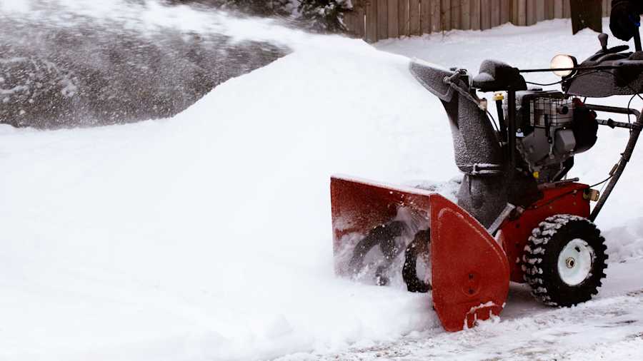 Man Loses Both Legs After Throwing Himself In Front Of Family In Snow ... Man Loses Both Legs After Throwing Himself In Front Of Family In Snow ...