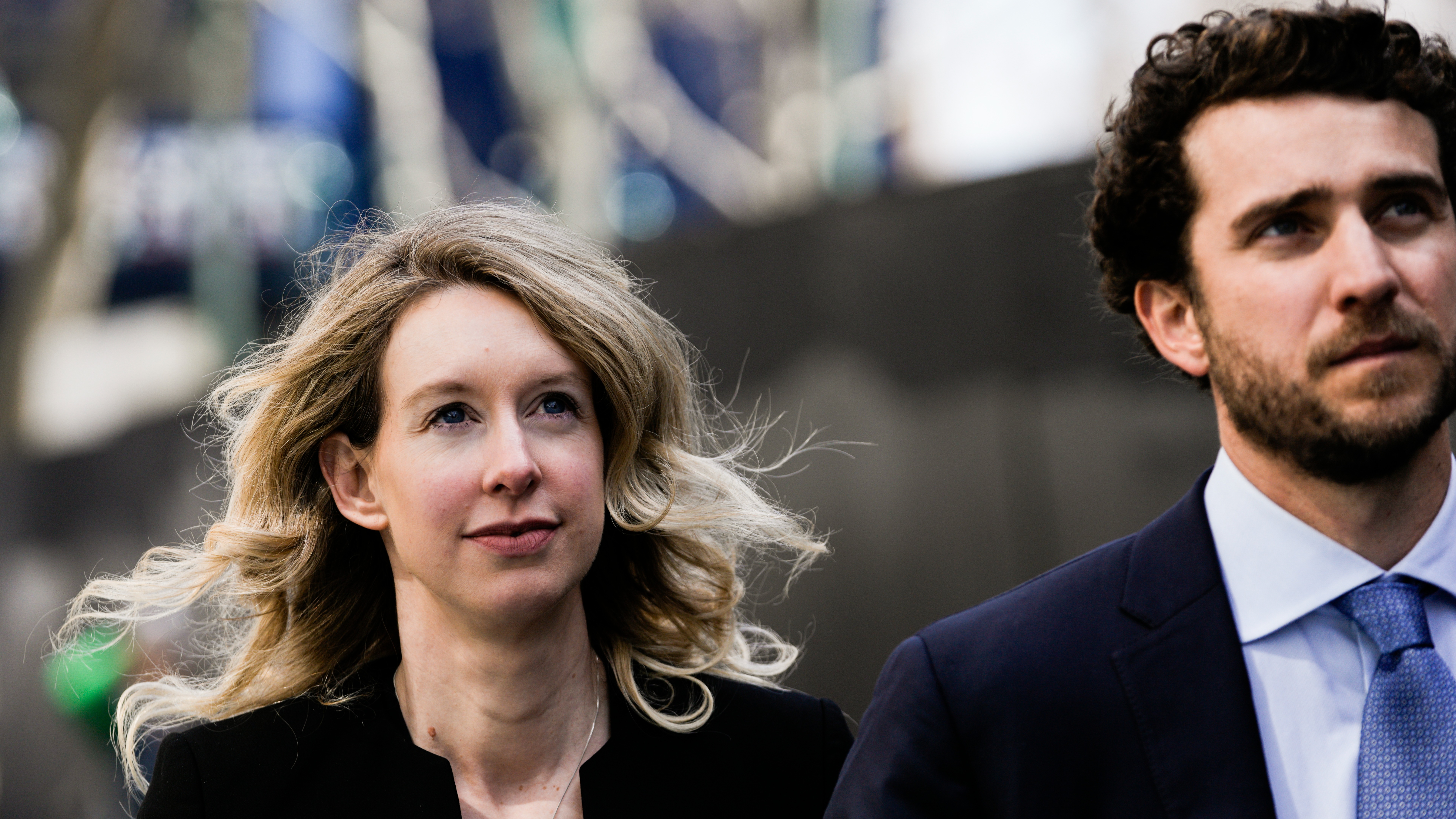 Fraudster Elizabeth Holmes' Family Visits Her in Prison To Celebrate ...