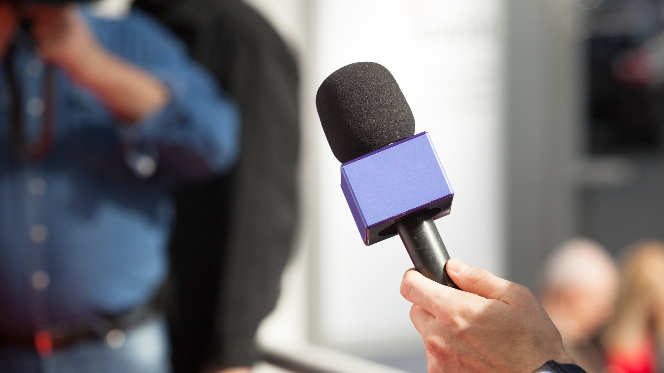Reporter Addresses Man Who Criticized Her Body on Live Television ...