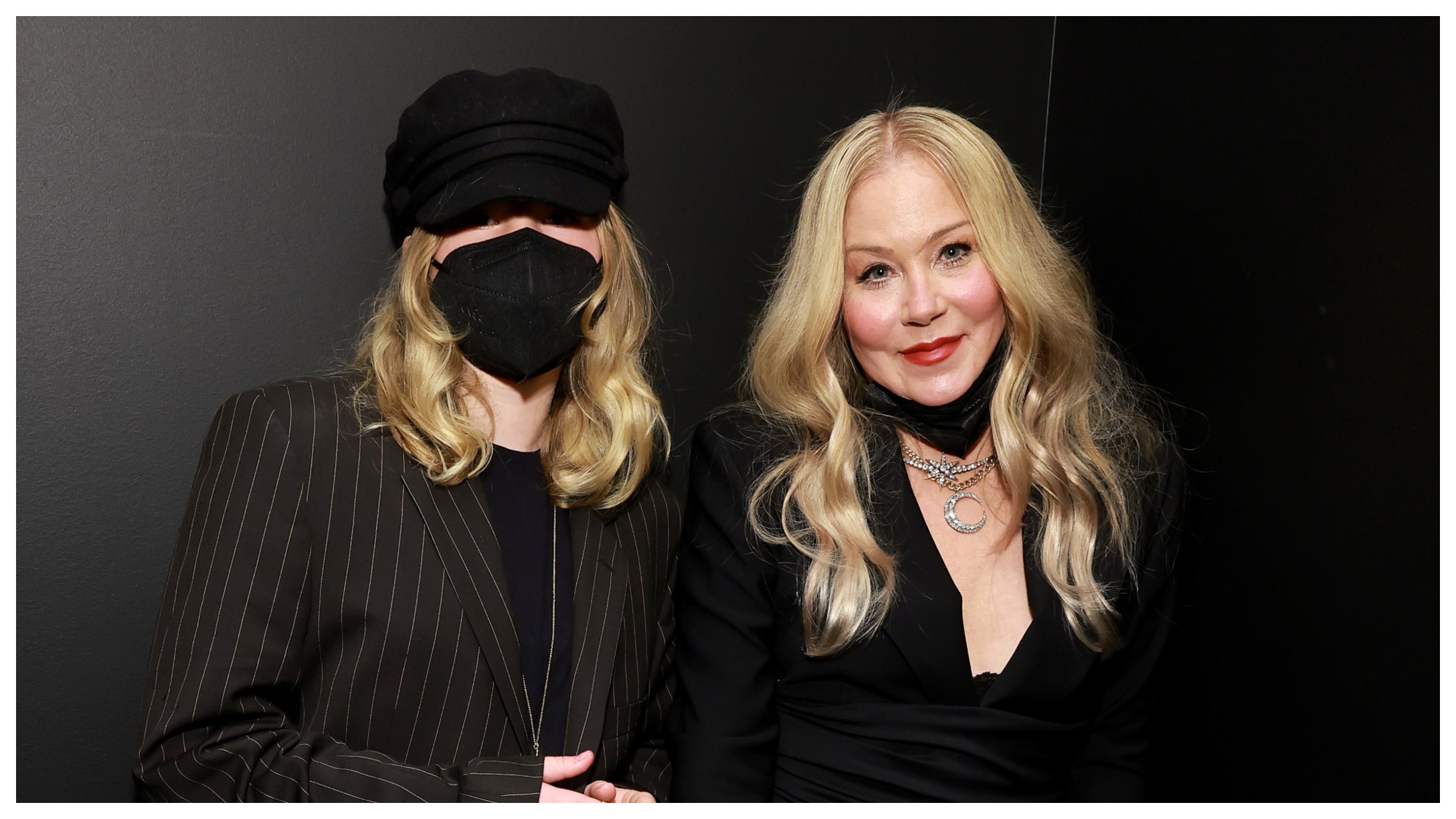 Christina Applegate Attends First Award Show Since Diagnosis With ...