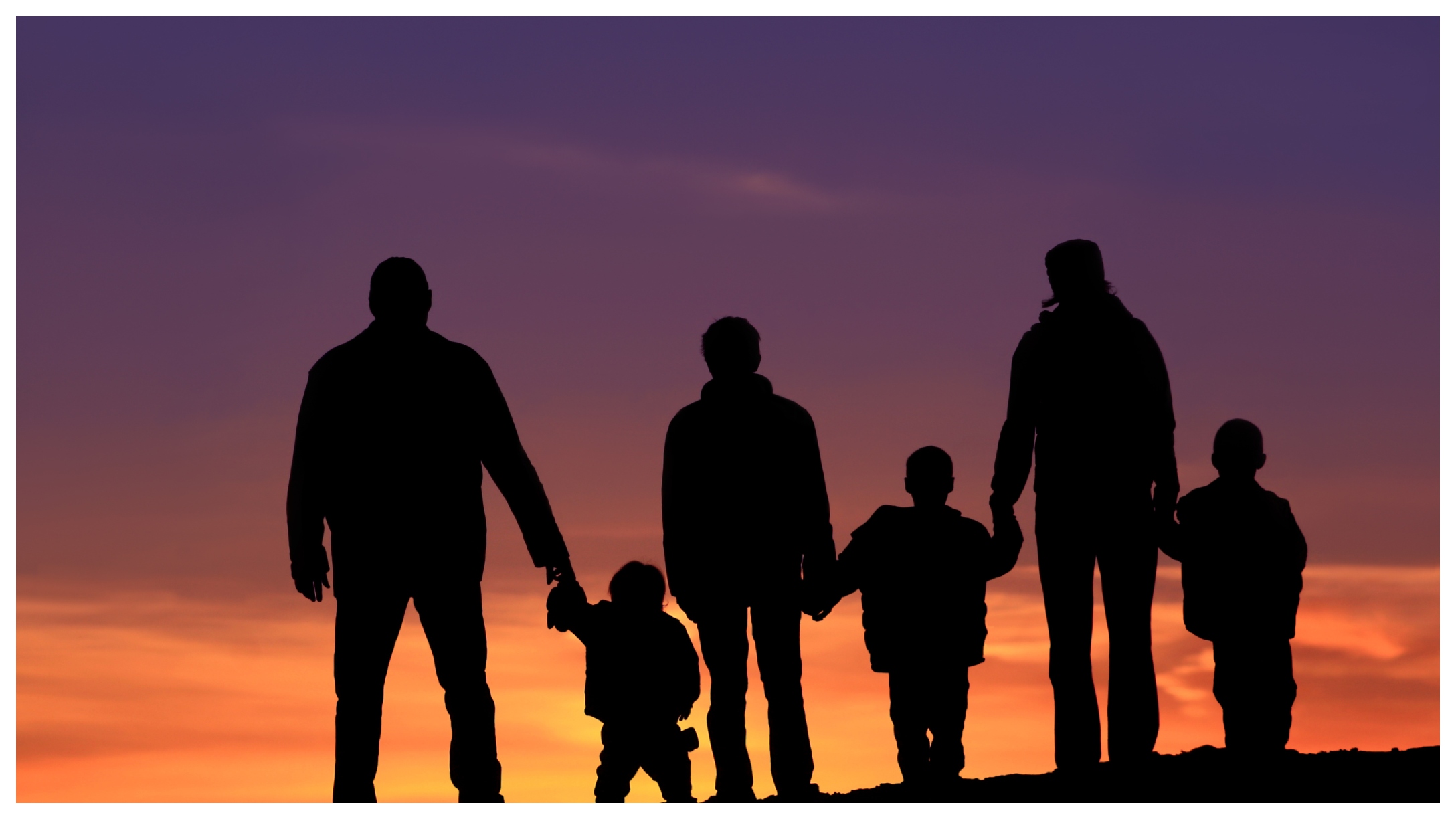 A Powerful Family Photo Shows Six Generations Of Women Centered Around ...