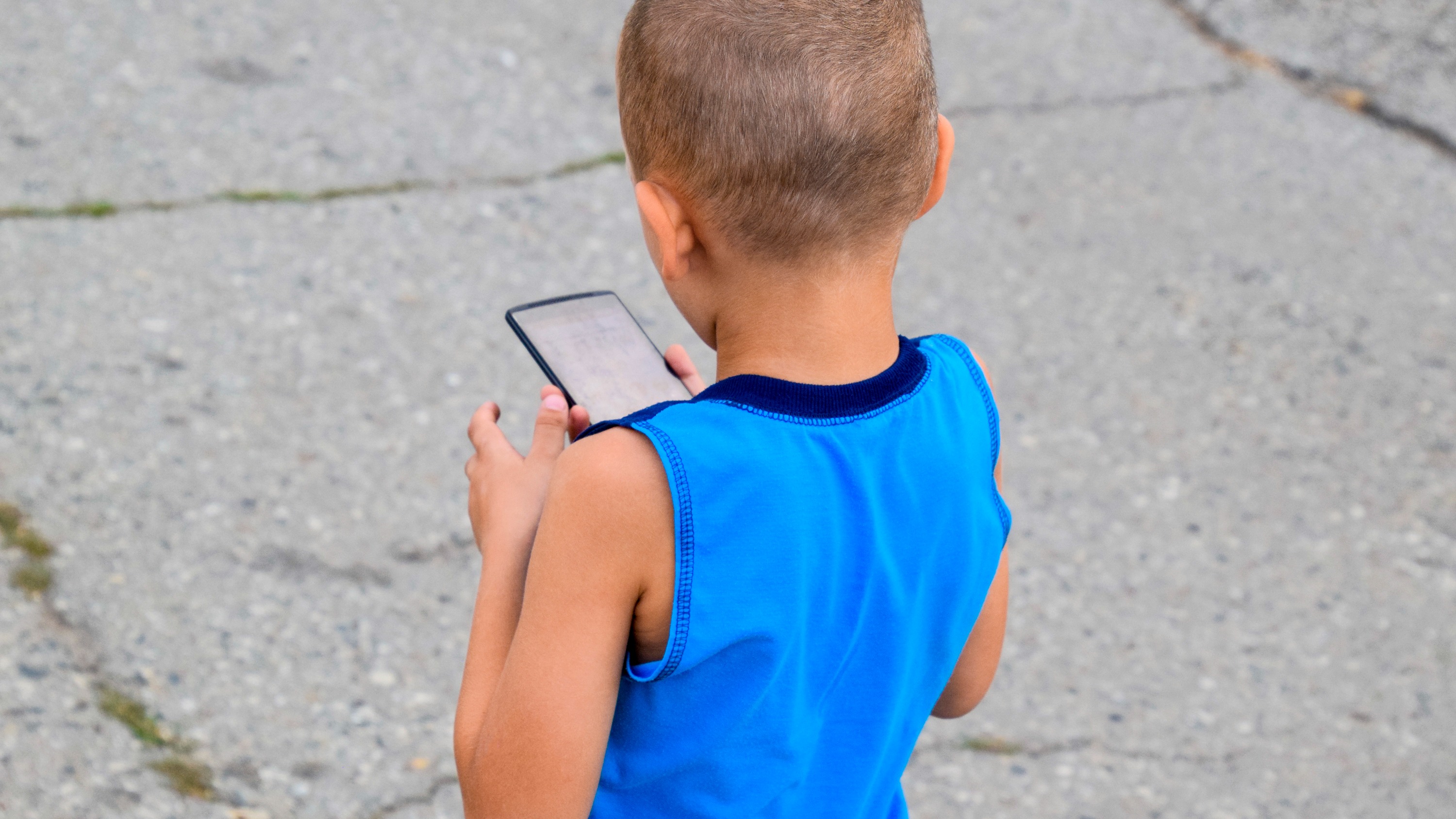Young Boy Calls 911 And Asks For Fast Food Meal. Cop Arrives And Acts ...