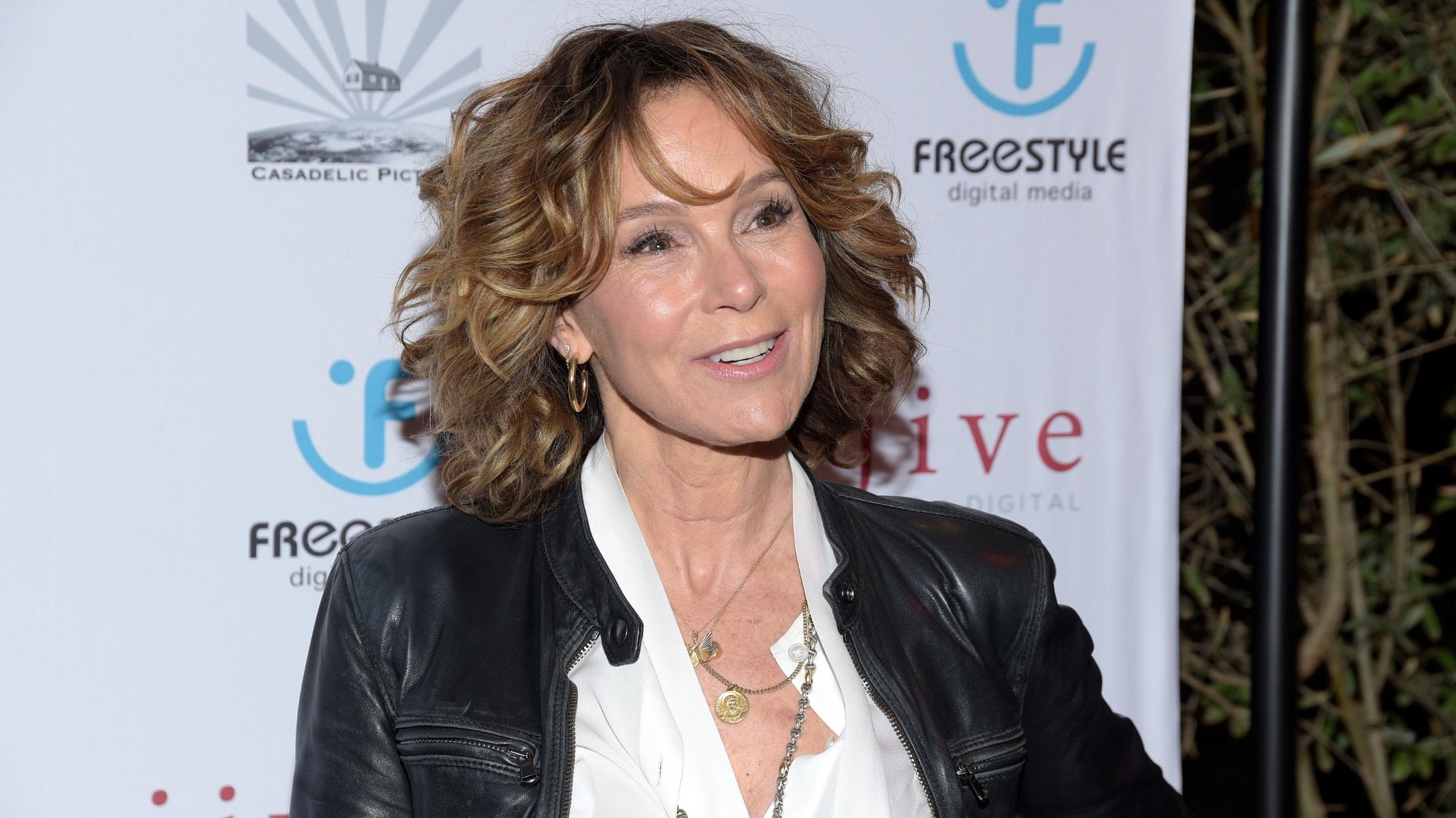 Jennifer Grey Talks About 'Dirty Dancing' Project And Memoir, 'Out Of ...