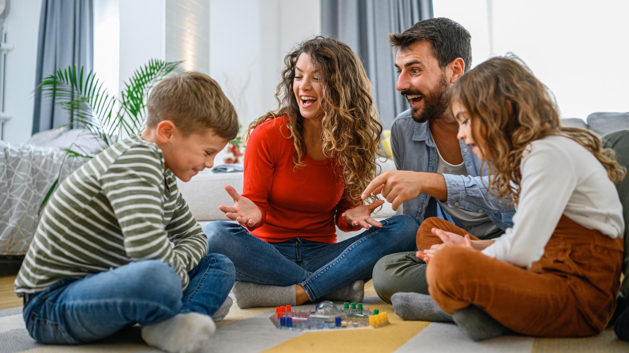 20 Games That Can Help Kids Learn About Money | LittleThings.com