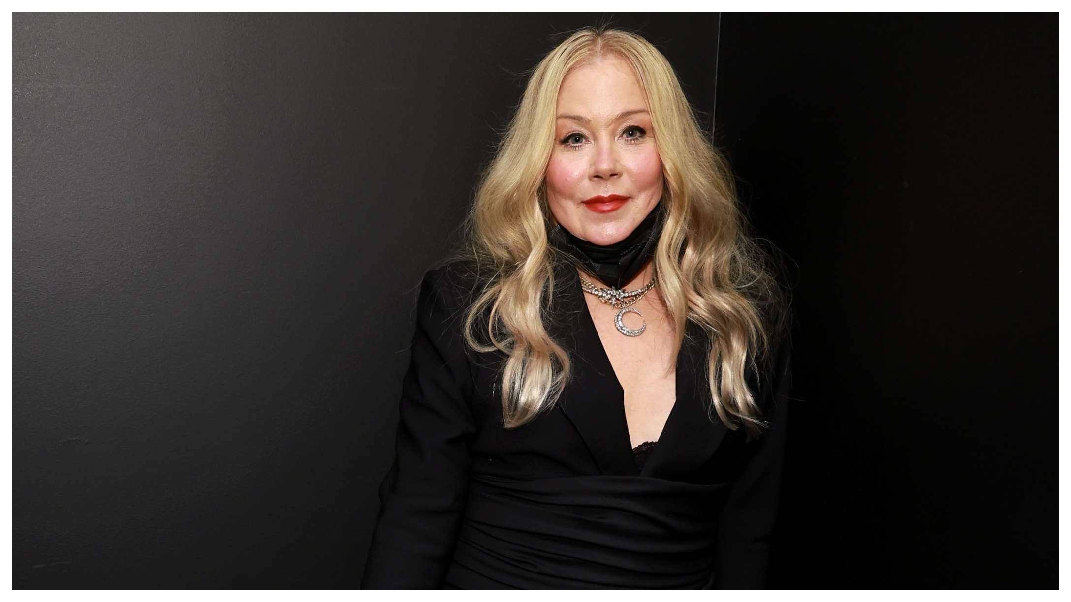 Christina Applegate Claps Back At Internet Troll Who Criticizes Her ...