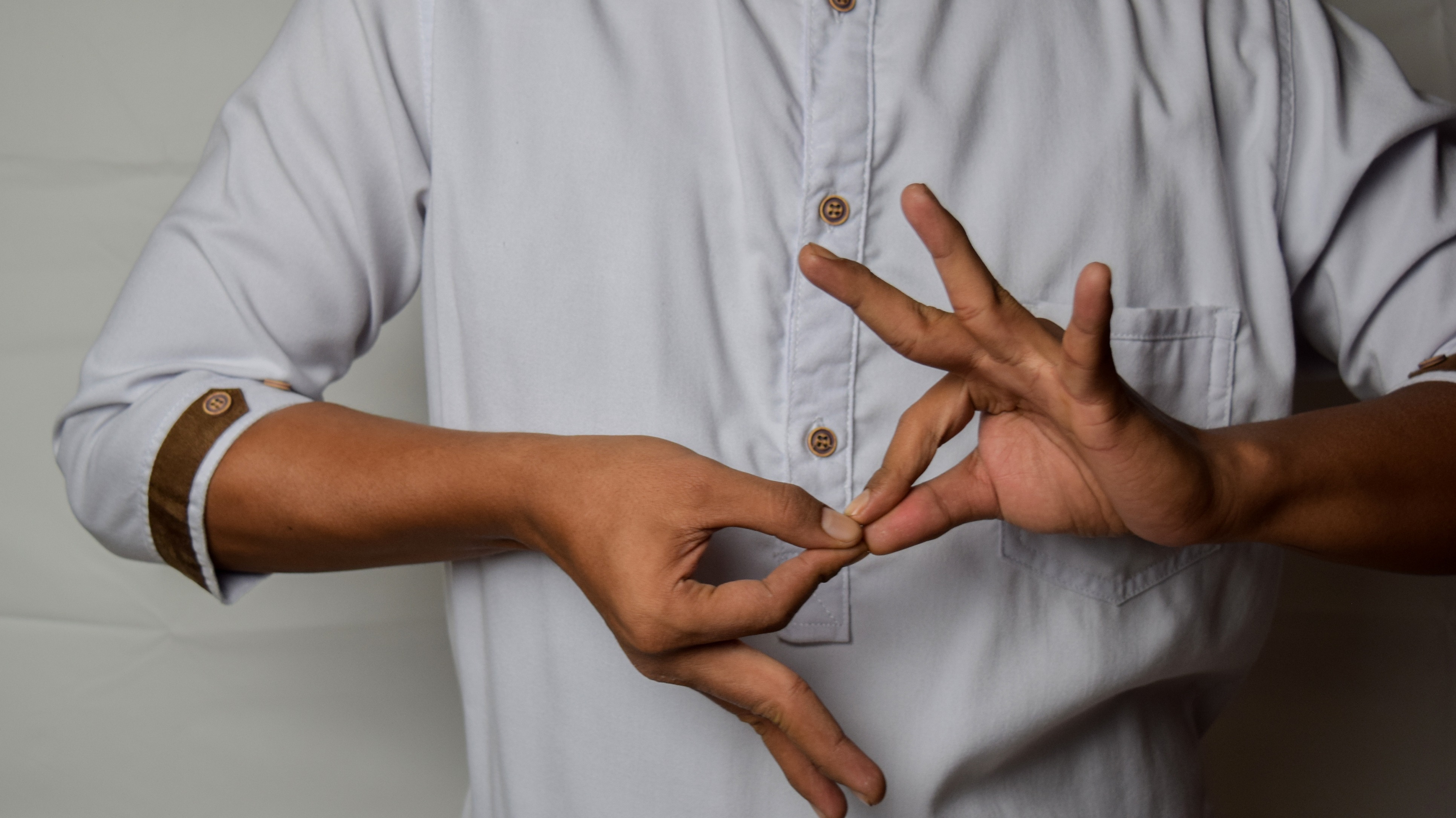 40 Individuals Learned ASL To Speak To Their New Deaf Neighbor ...