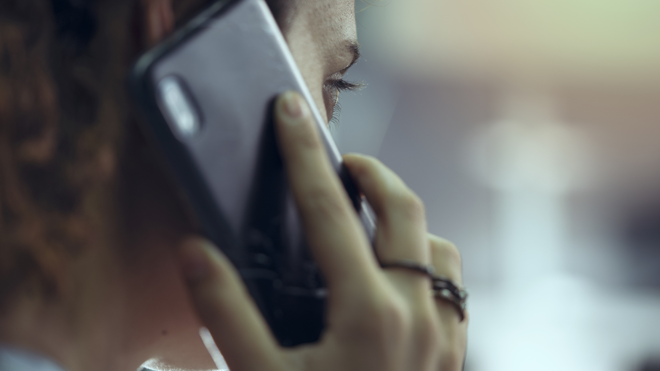 A 911 Dispatcher's Life Is Changed After An Alarming Call From A Little ...