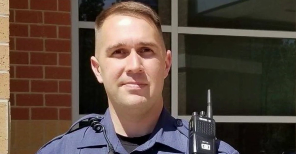 A Cop Gained Super Strength While Lifting A 3,500-Pound SUV To Free A ...