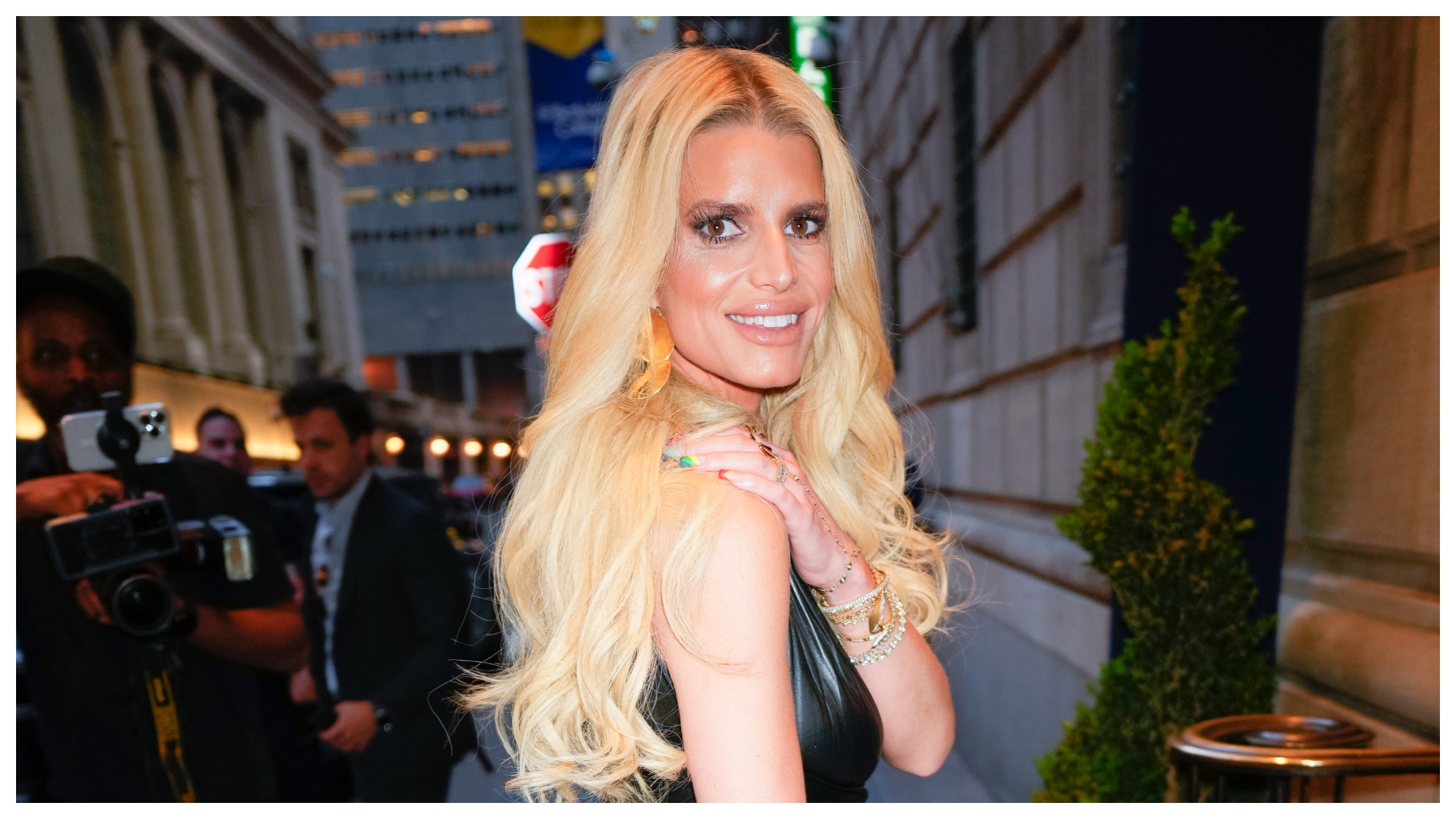 Jessica Simpson Lets Daughter Wear A Crop Top But People Are Calling ...