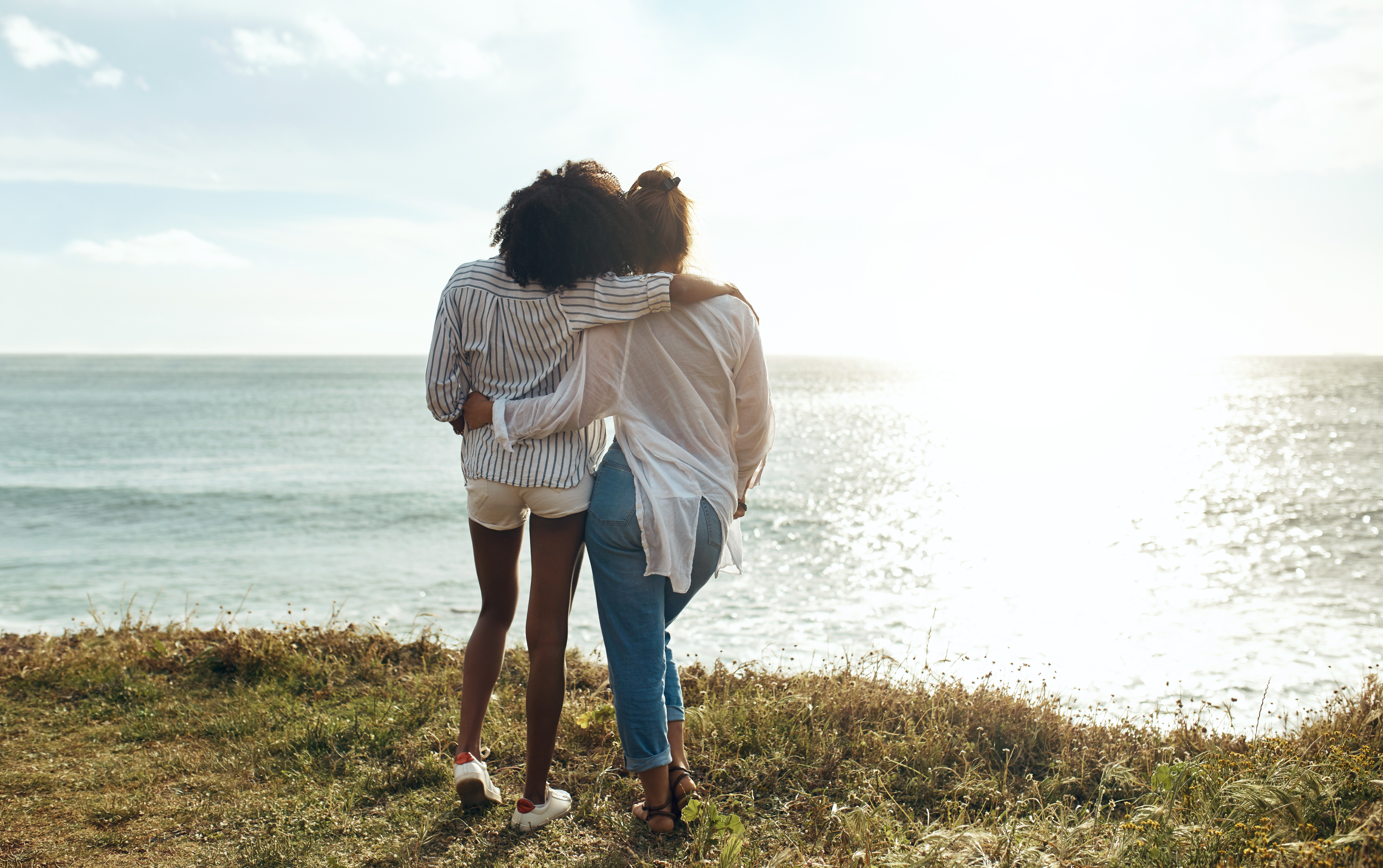 Adult Fraternal Twin Sisters Go On Each Other's Dates And Have Never ...