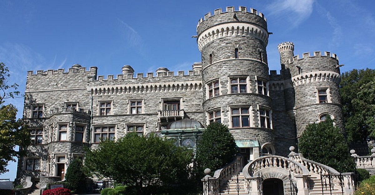 12 Gorgeous Castles You Can Visit In The USA | LittleThings.com