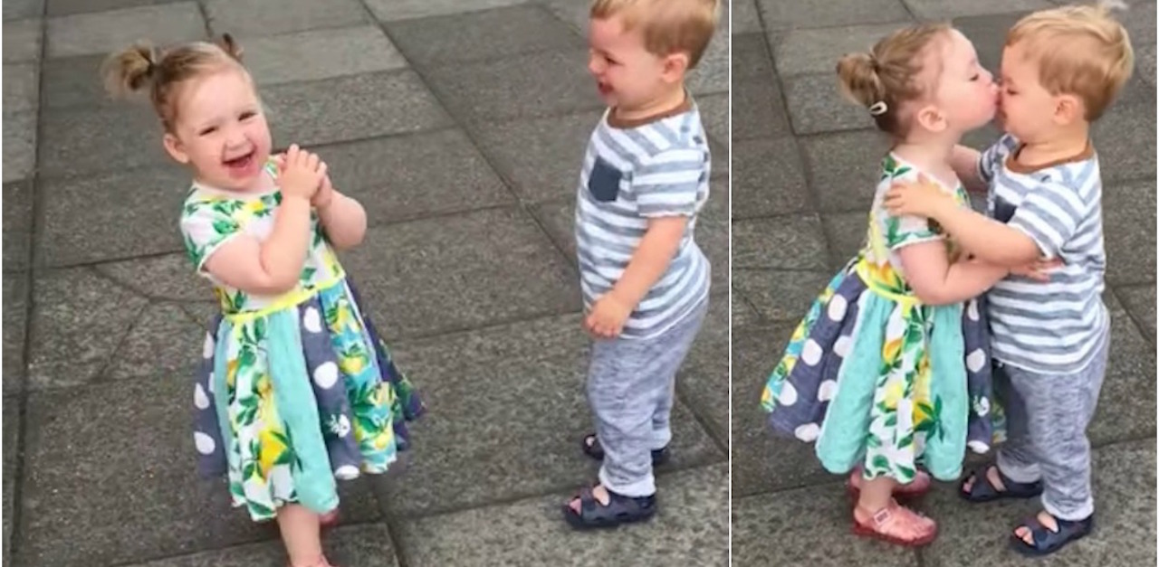 2 Adorable Toddlers Start Giggling Like Crazy After Sharing Their Very ...
