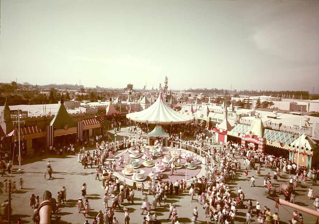20 Historic Photos Of Disneyland On Opening Day In 1955 | LittleThings.com