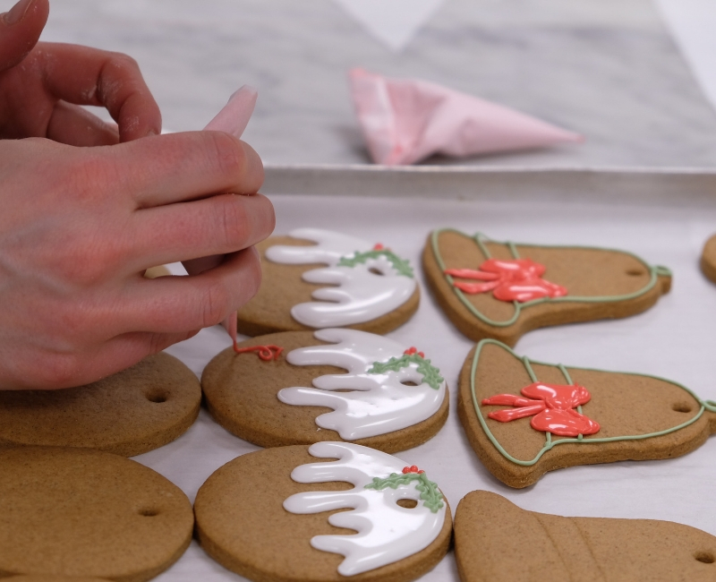 How To Make Queen Elizabeth's Favorite Gingerbread Cookies ...