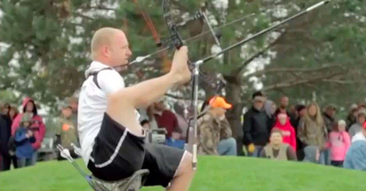 Man Doesn’t Let The Fact That He Was Born Without Arms Stop Him From ...