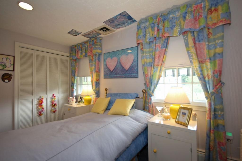 It Looks Like An Ordinary House — But When Realtors Walk In, They ...