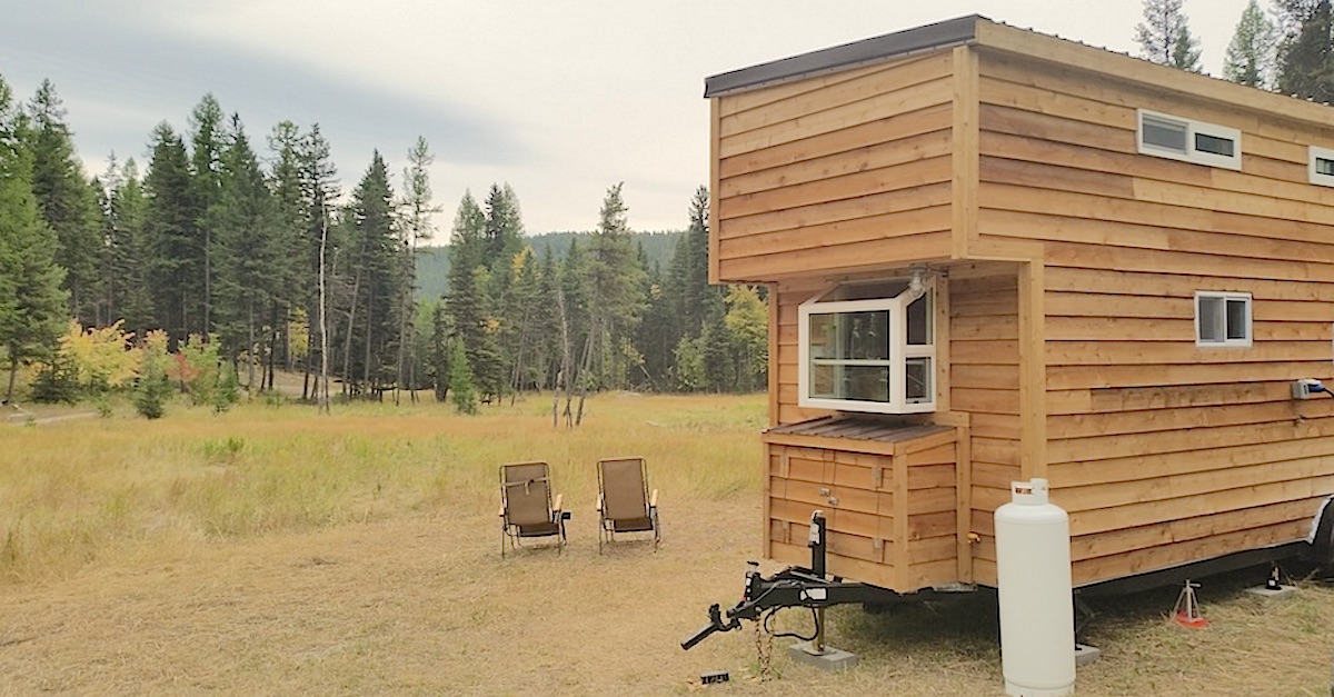 This Couple Built Their Rustic Tiny Home From Scratch. When I See ...