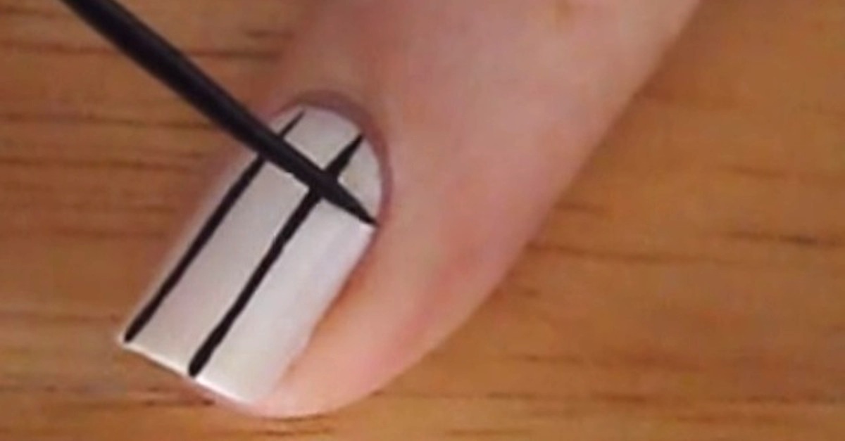 She Draws 2 Vertical Lines Across Her Nails — What She Turns Them Into ...