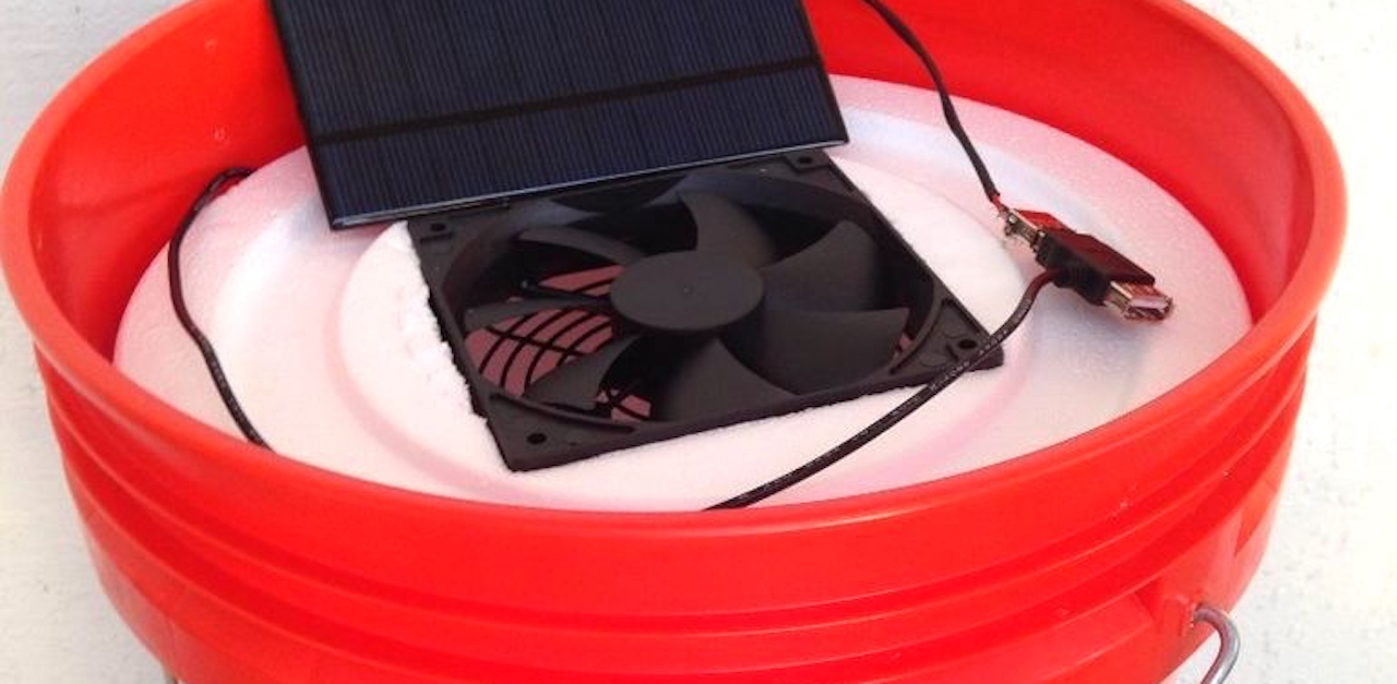 He Drags Old Buckets Into His Bedroom. What He Puts Inside? This Is ...