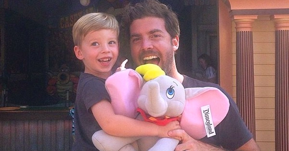 Hot Dads Of Disneyland Prove NOTHING Is As Cute As A Good Daddy ...