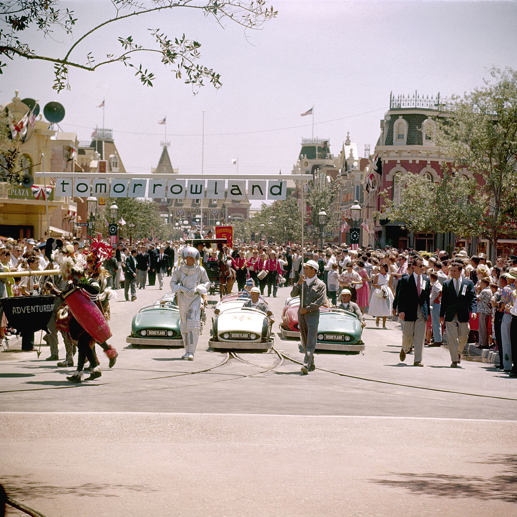 20 Historic Photos Of Disneyland On Opening Day In 1955 | LittleThings.com