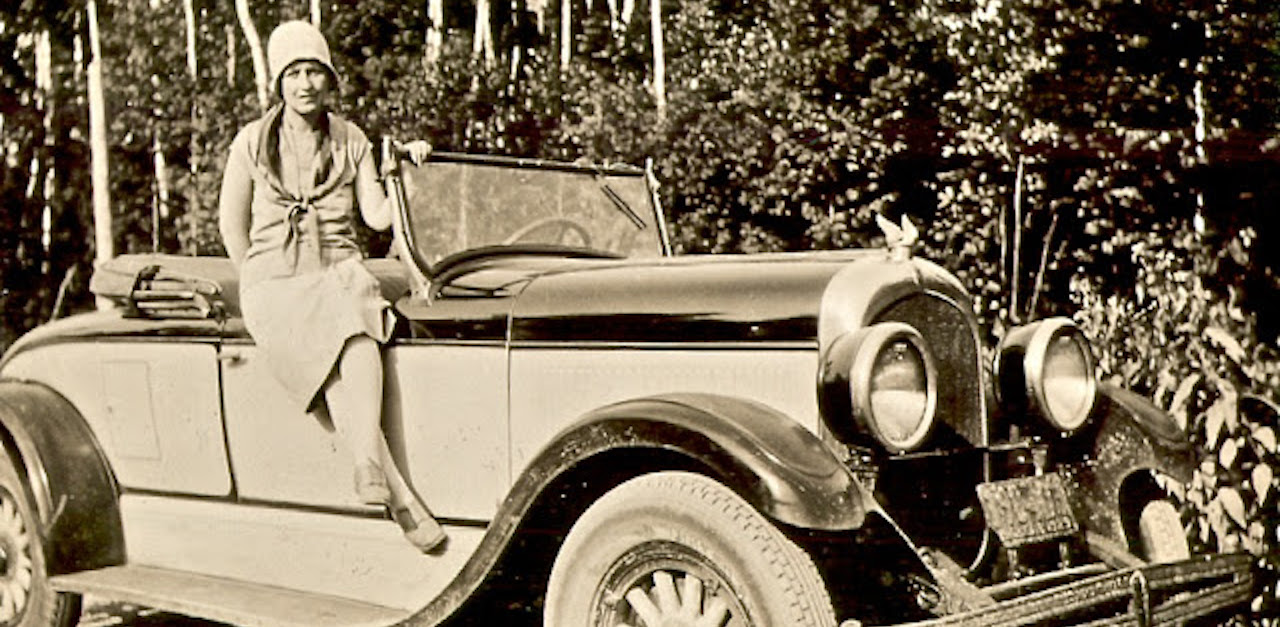 Lovely 1920s Photos Capture The Charm Of Young Flappers And Their Cars ...