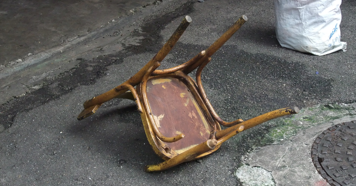 She Could Have Thrown Out This Busted Chair. Instead, She Had A ...