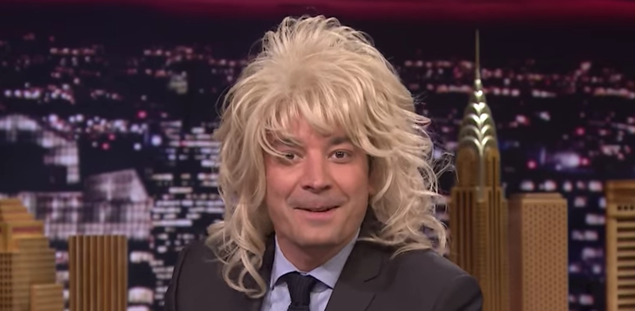 Dolly Parton Howls With When Jimmy Fallon Puts On 1 Of Her 365 Wigs ...