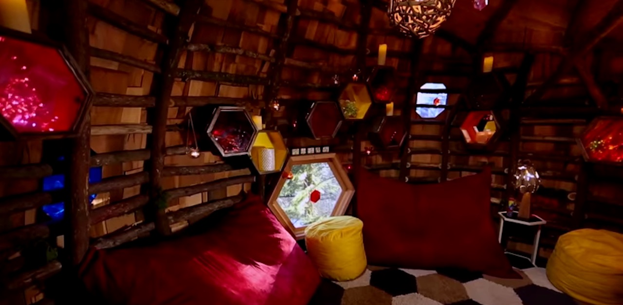 Builders Create Treehouse Inspired By Beehive | LittleThings.com
