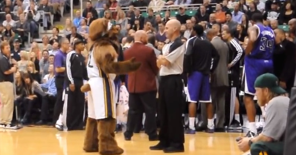 Team Mascot And Referee's Dance Off Takes An UNEXPECTED Turn ...