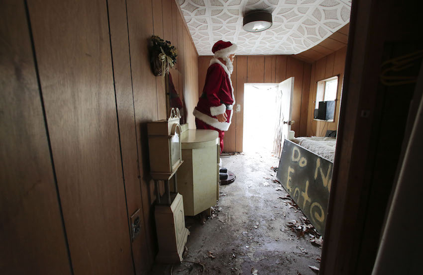 A Couple Discovers Abandoned Brick House On Their Property ...