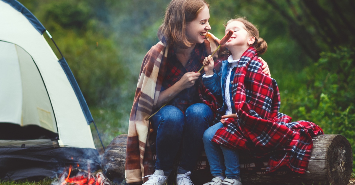 10 Outdoor Activities To Try With Your Family This Fall | LittleThings.com