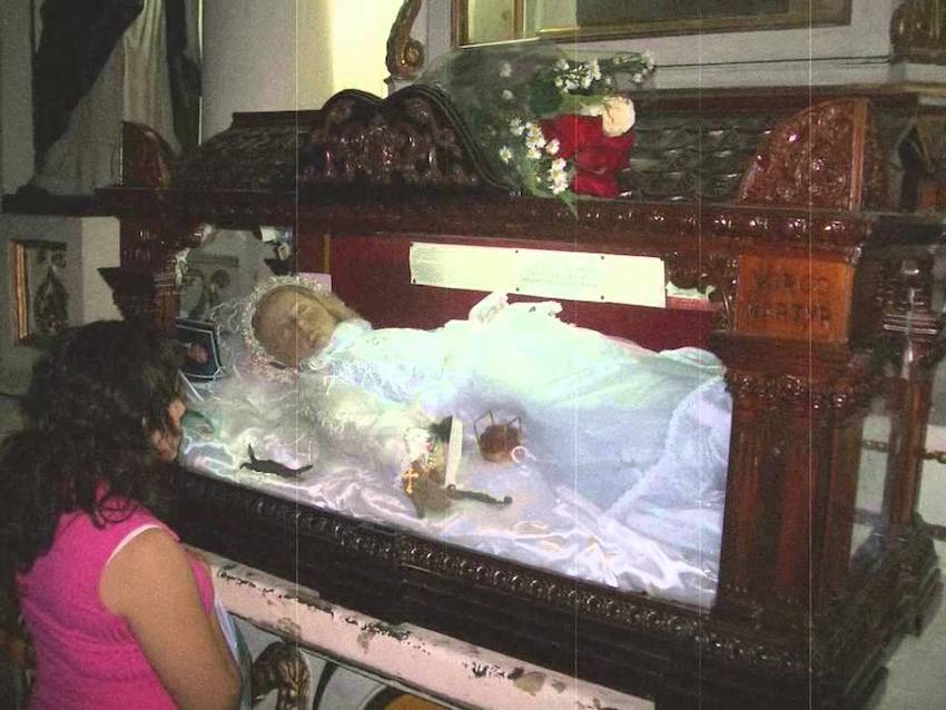 Catholic Child Saint Was Murdered 300 Years Ago, Then 'Blinks' At ...