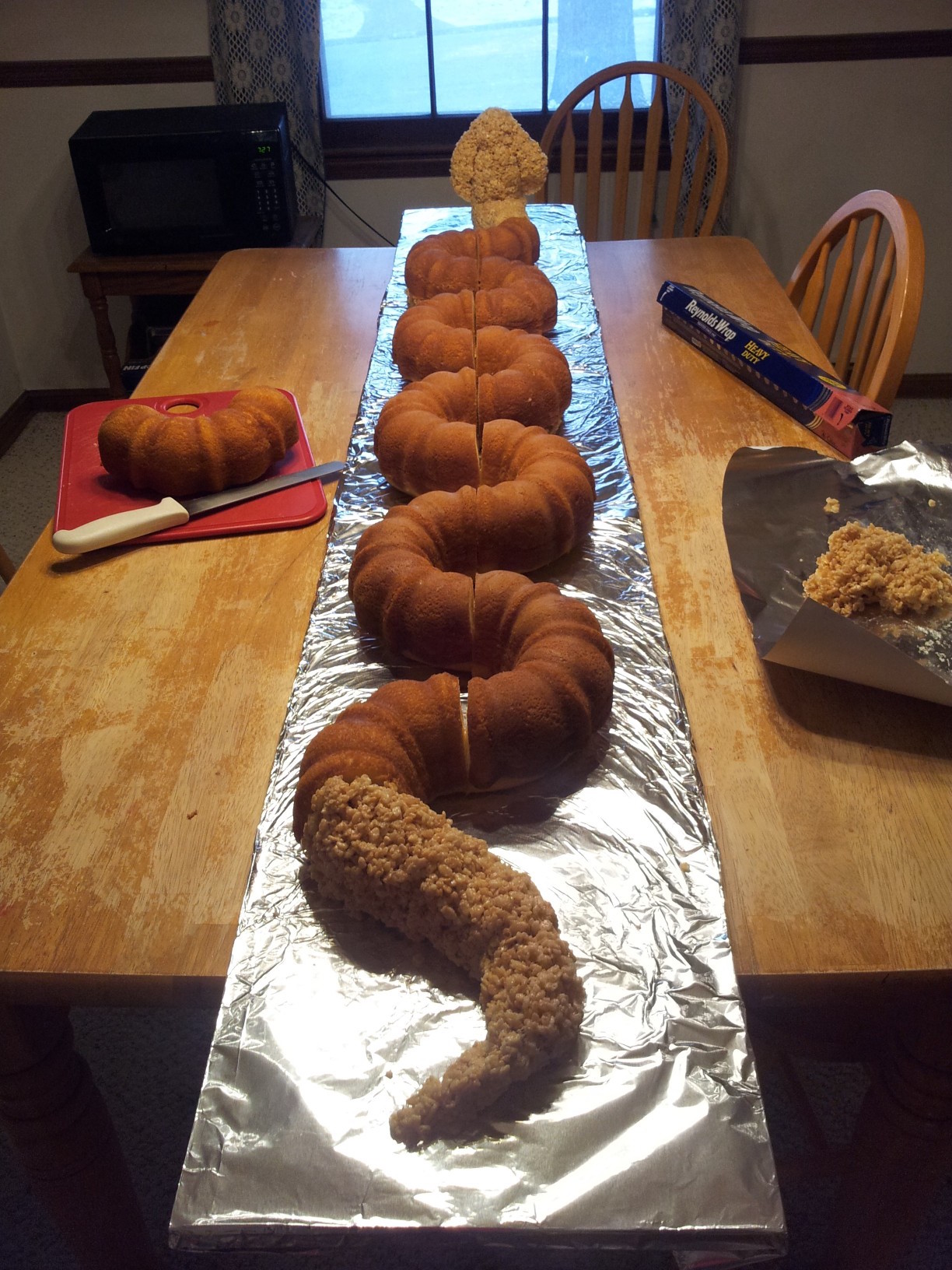 Mom Makes Cobra Cake Out Of 5 Bundt Cakes To Her Lovely Son ...