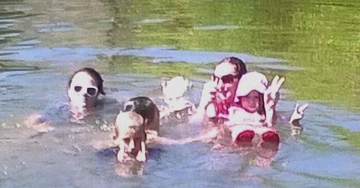 Mom Takes 3 Kids Swimming And See Ghost Of 4th Child In Photo ...