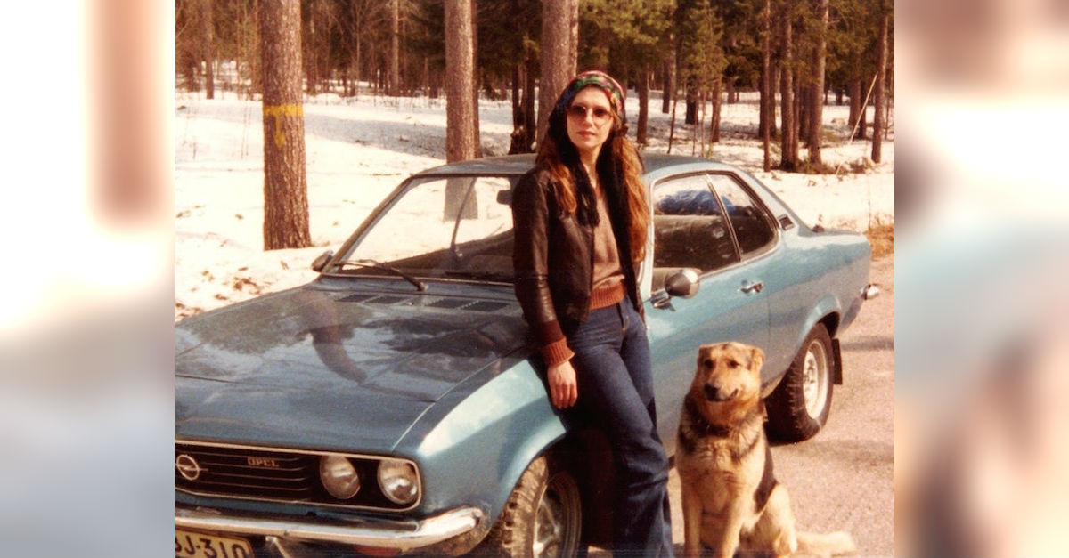 15 Photos That Show What It Means To Be A Cool Mom | LittleThings.com