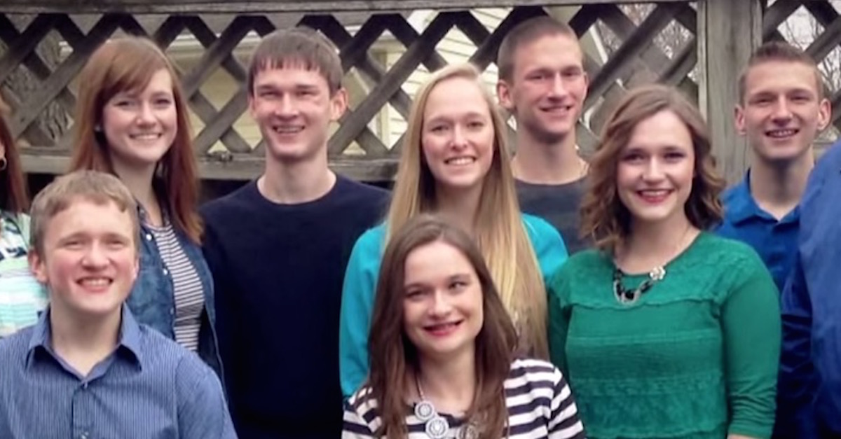 They Lined 7 Babies Up On A Couch In 1997. Now, Watch Mom Break Down In ...