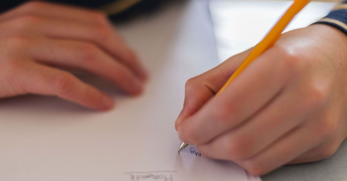 6 Things You Never Knew About Left-Handed People | LittleThings.com