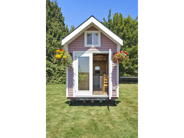 This Tiny Pink House Is Pretty On The Outside. But One Step In And… I’m ...