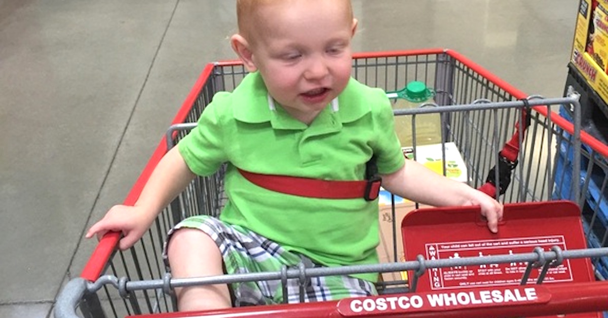Dad Snaps A Photo Of His Baby At The Costco. But Look Closely At The ...