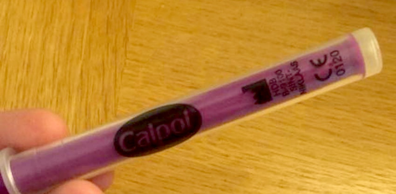 Mom Uses Plastic Syringe To Remove Painful Splinters | LittleThings.com