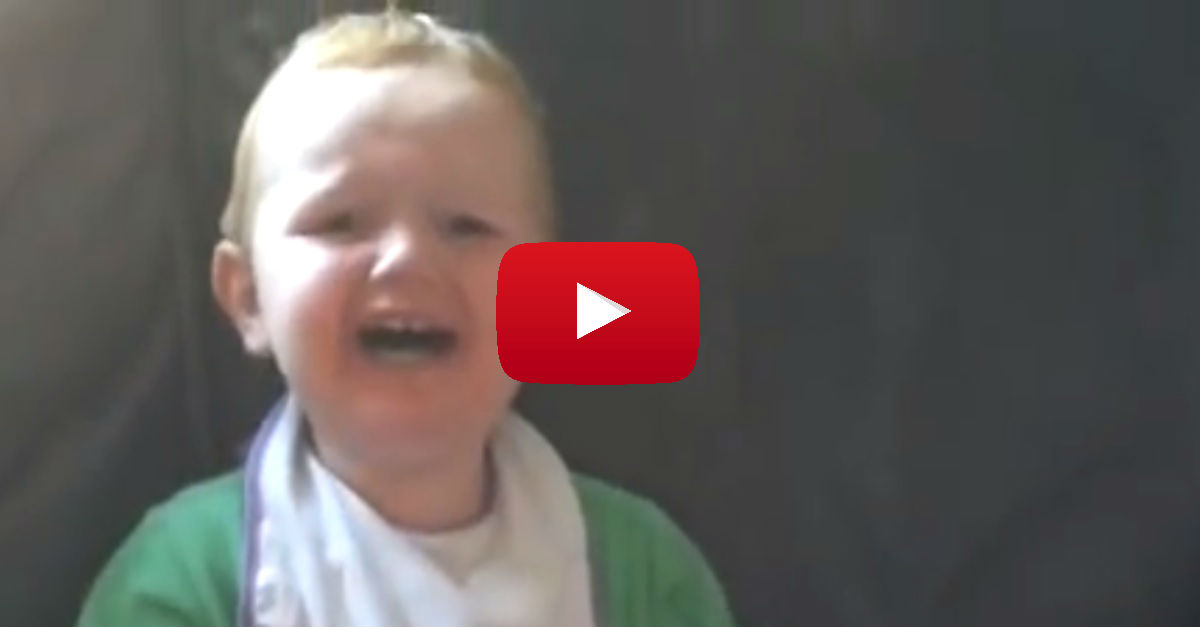 Dad Shows His Adorable Baby A Video Game For The First Time, And His ...